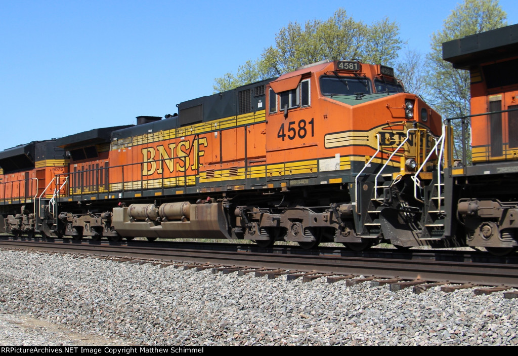 BNSF 4581